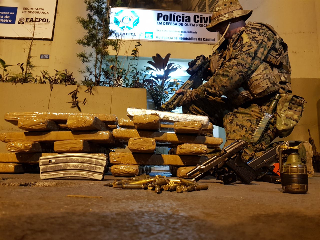 ATUAÇÃO DA PM NA ROCINHA – 06/12 – PMERJ