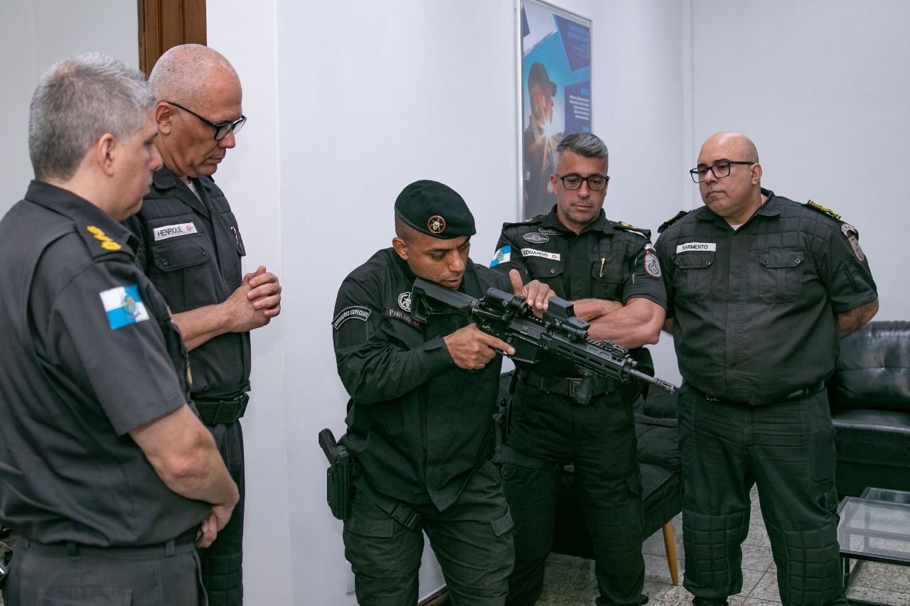 PolÍcia Militar Do Rio Adquire Novo Modelo De Fuzil Mais Leve E Mais