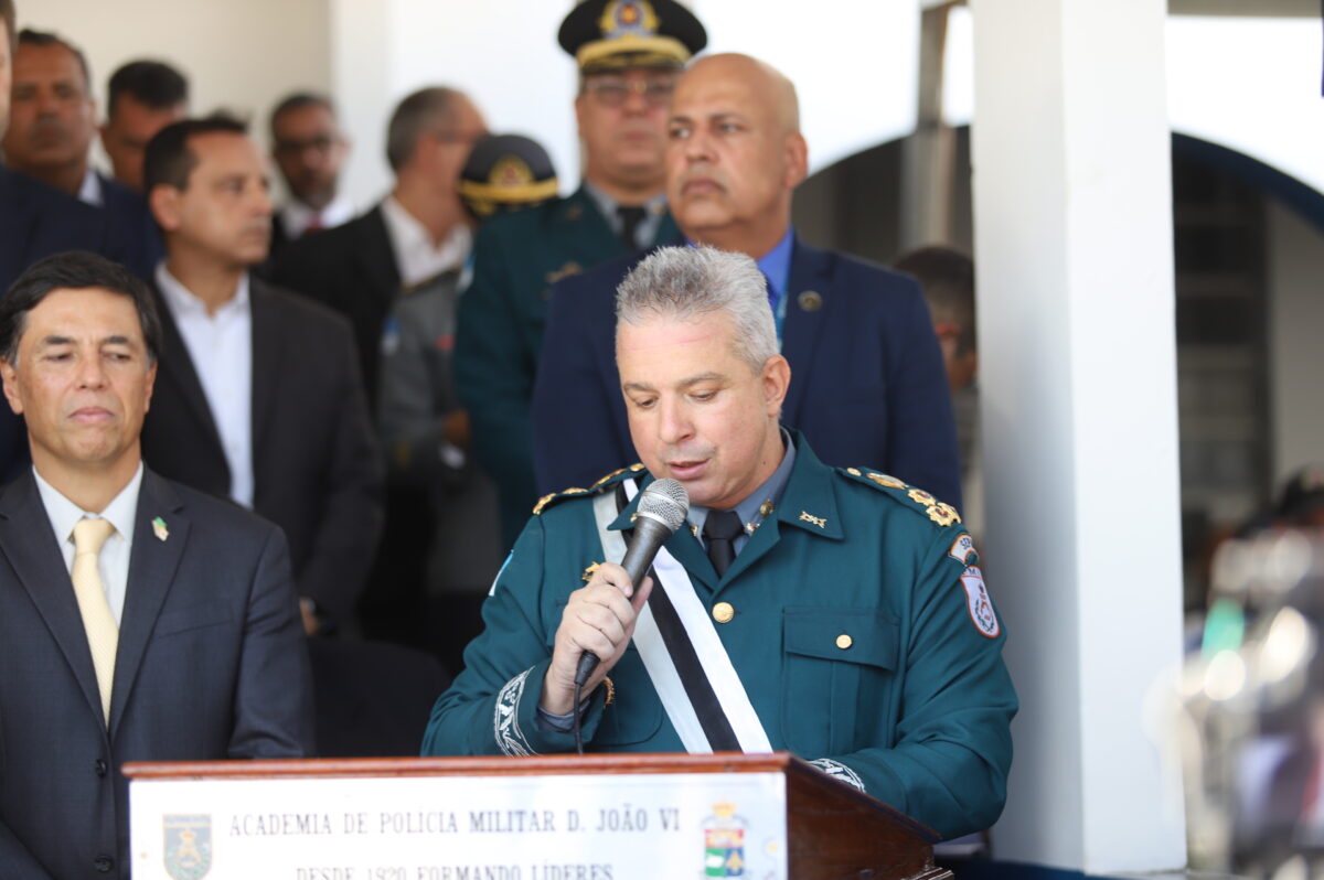 NOVO COMANDANTE DA CORPORAÇÃO, CORONEL MENEZES ASSUME COMPROMISSO DE ...